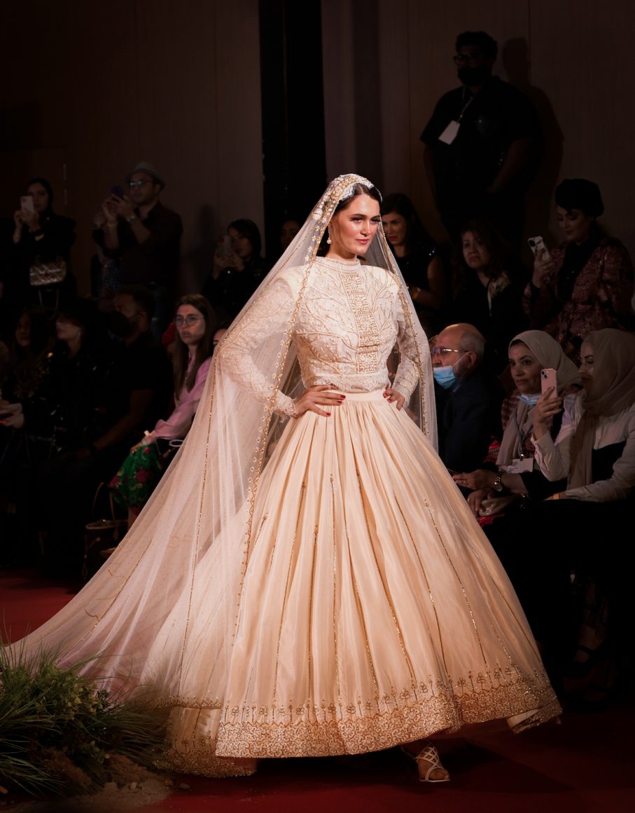 Dubai Modest Fashion Week 2021 : Recap #1 - Kodd Magazine