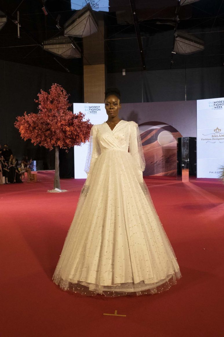 Dubai Modest Fashion Week 2021 : Recap #3 - Kodd Magazine